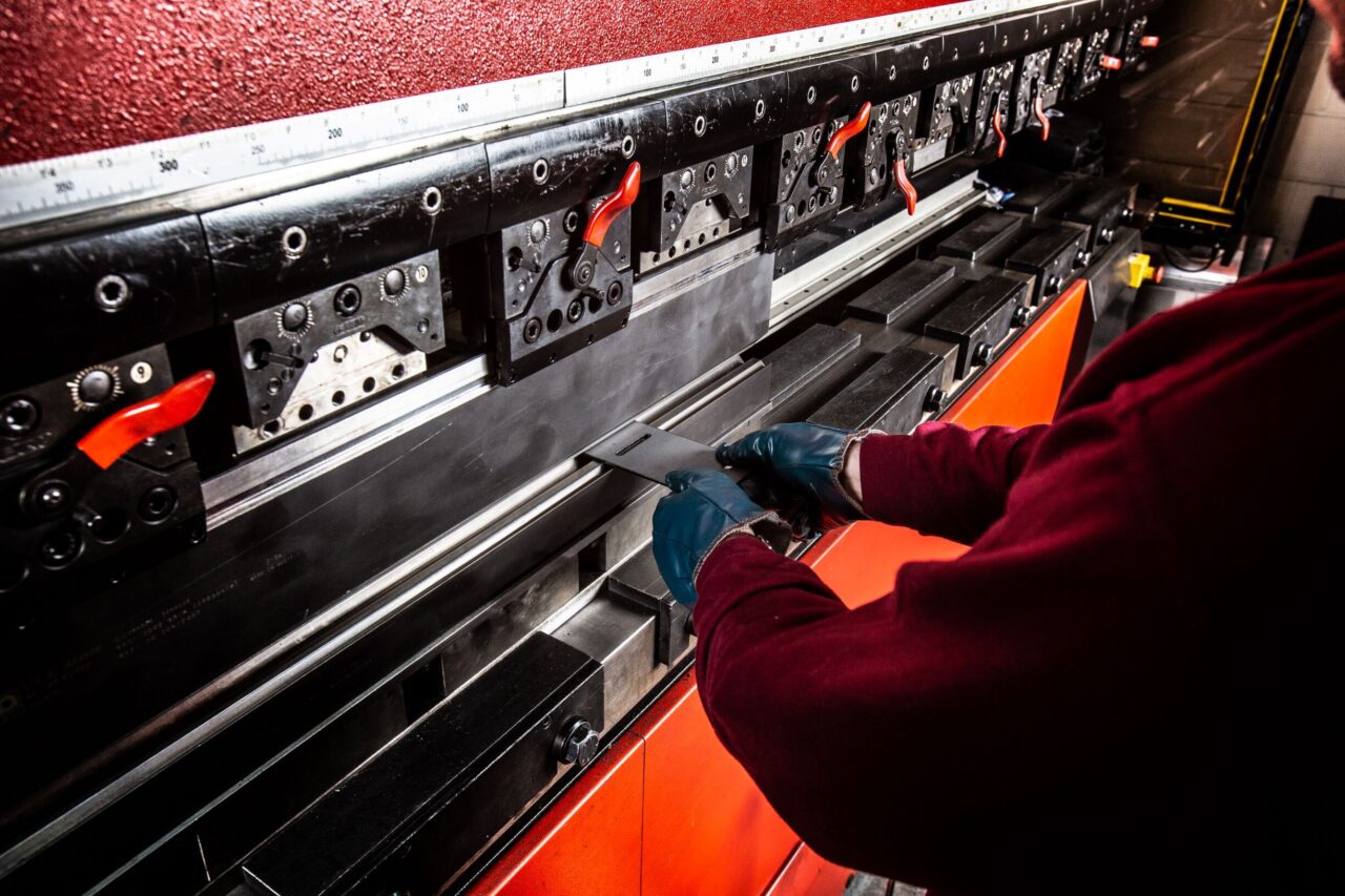 Sheet Metal Bending & Forming | QuTec